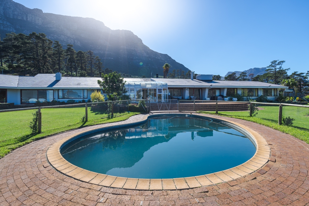 Ken Heights House, Hout Bay - Amazing Spaces Locations