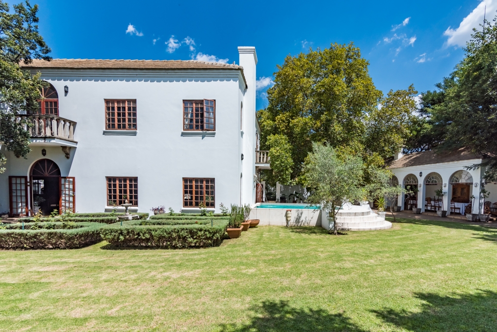 Madonna, Bryanston - Amazing Spaces Locations