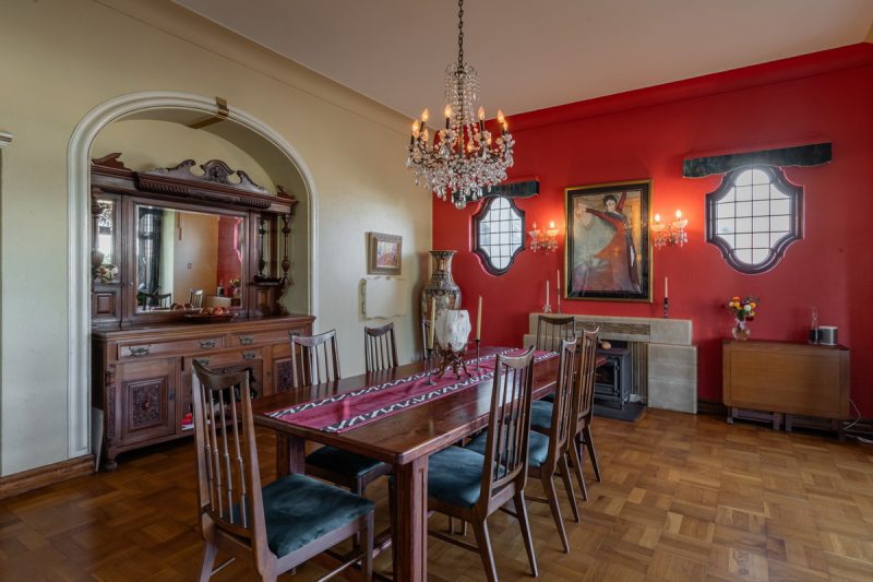 Gloria Heights: Eclectic Retro Mansion in Muizenberg, CT