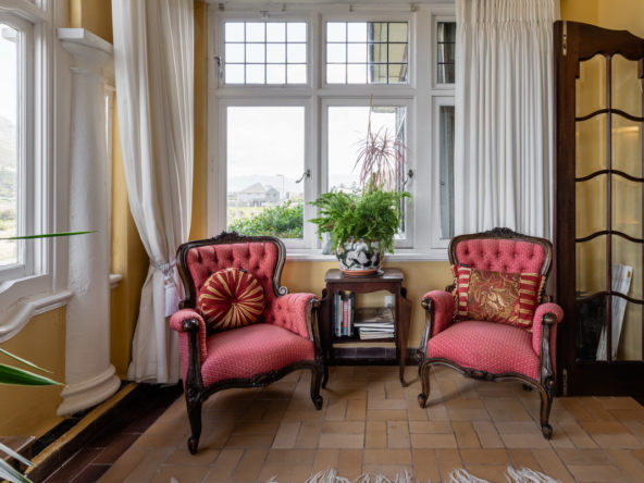 Gloria Heights: Eclectic Retro Mansion in Muizenberg, CT