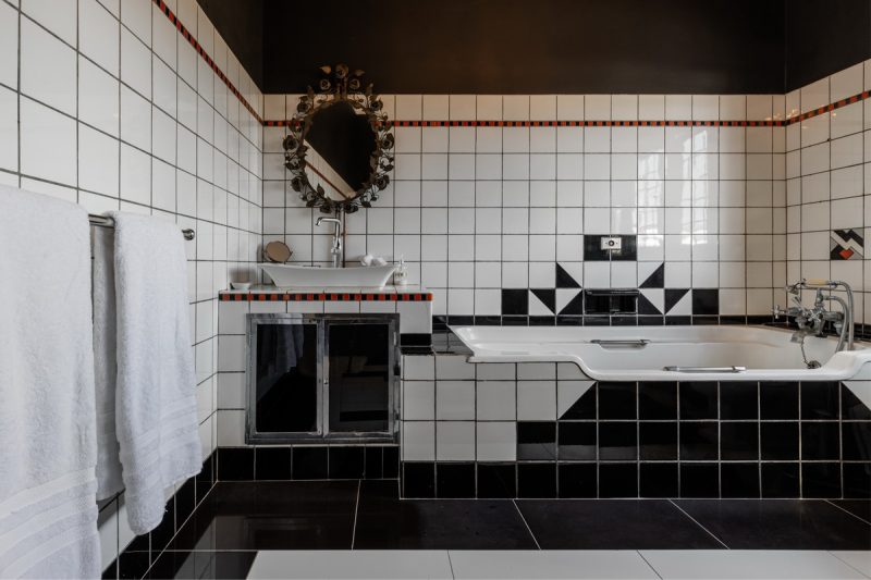 Gloria Heights: Eclectic Retro Mansion in Muizenberg, CT