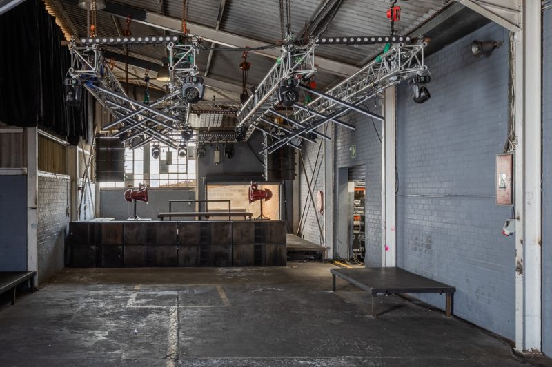 Alley: Commercial Warehouse & Studio in Paarden Eiland, CT